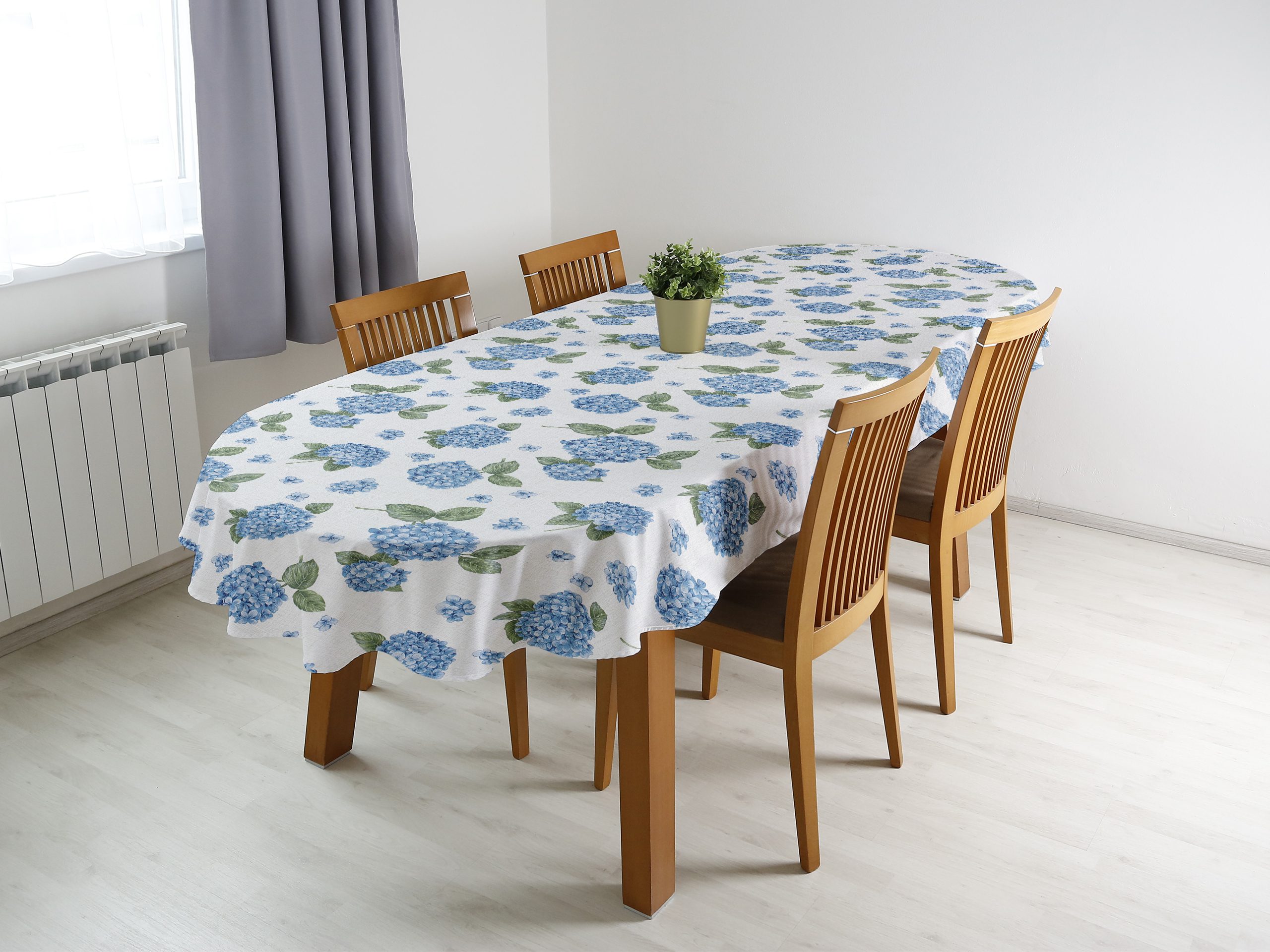 Oválný ubrus Loneta hortenzie modrá – textil Škodák.cz